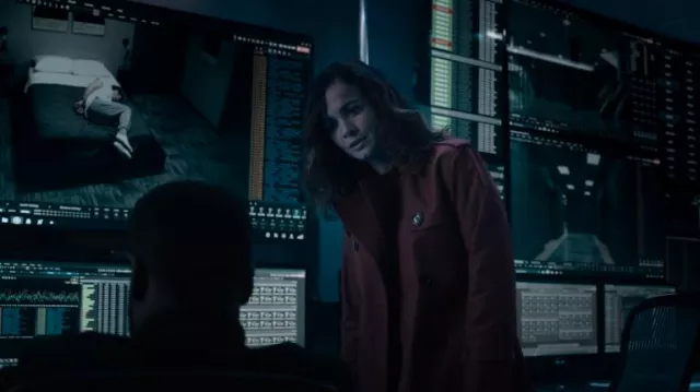 Coach Solid Mid Trench worn by Amanda Lucas (Alice Braga) as seen in ...