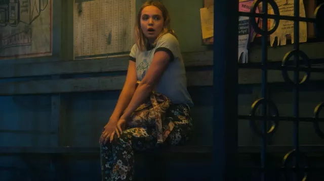 Mother High Rise Floral Print Kick Flare Jeans worn by Imogen Adams (Bailee Madison) as seen in ...