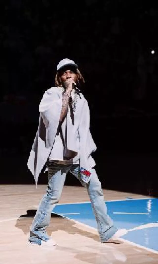 Jeans évasés Amiri Clay Indigo 'Stack' portés par Lil Durk sur le ...