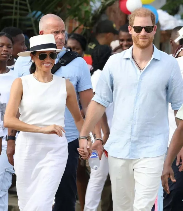 Posse Emma Skirt worn by Meghan Markle in Colombia on August 17, 2024 ...