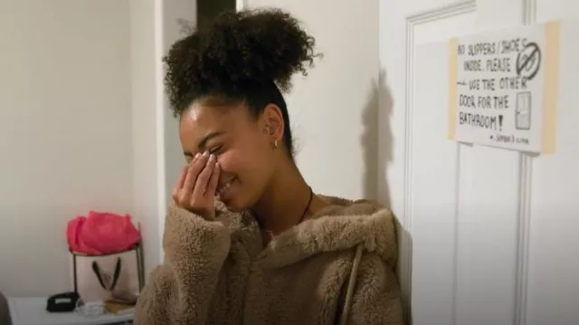 Only Anna Sherpa Jacket worn by Naisha as seen in Pop Star Academy ...