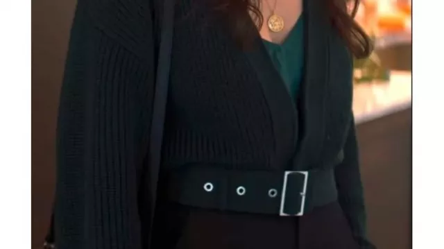 Wardrobe of Nobody Wants This TV series: Esther Roklov (Jackie Tohn ...