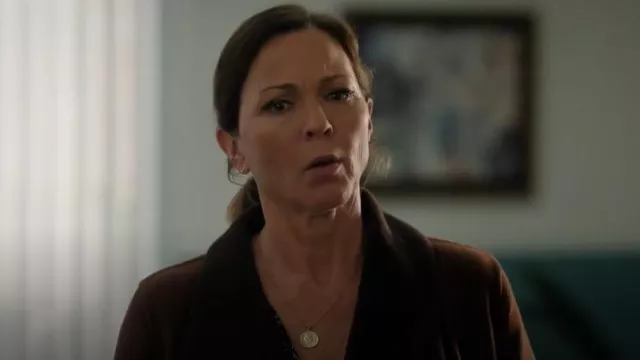 Madewell Pave Circle Earrings worn by Margaret Reed (Kelli Williams) as ...