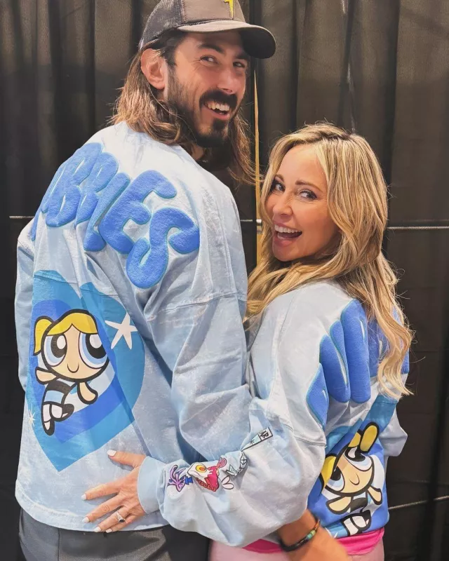 Tara Strong wears Spirit Jersey Bubbles The Powerpuff Girls Sweater on ...