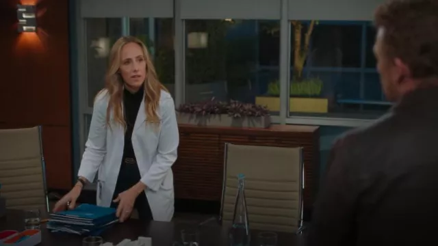 Balenciaga BB Thin Belt worn by Dr. Teddy Altman (Kim Raver) as seen in ...