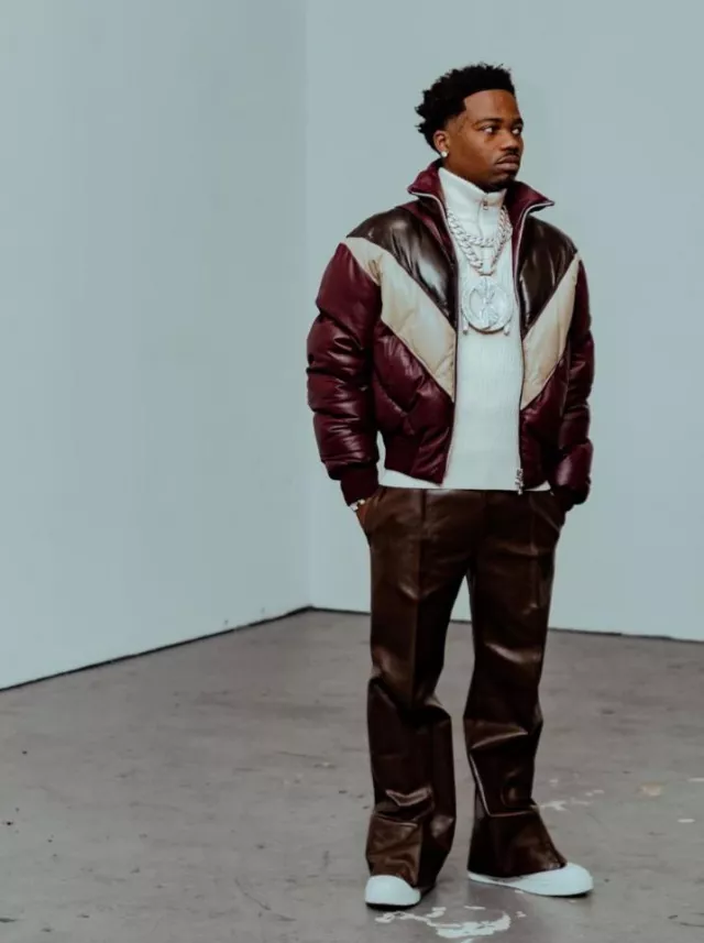 Bottega Veneta Burgundy Leather Down Bomber Jacket usado por Roddy ...