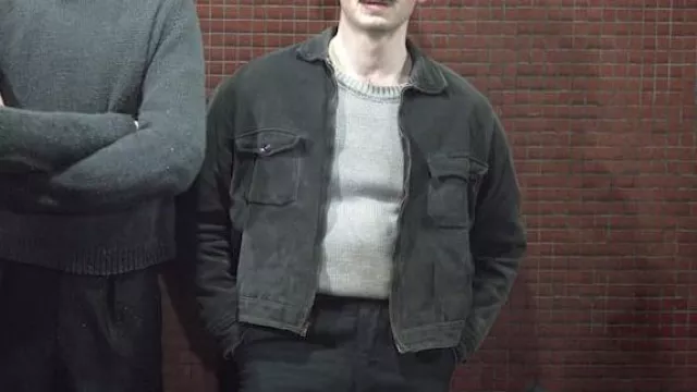 Outfits of Say Nothing TV series: Brendan Hughes (Anthony Boyle) wears canvas jacket in season 1 ...