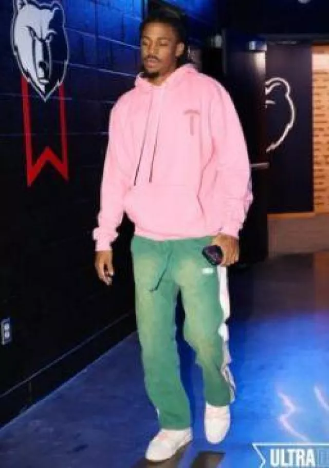 Made Timeless Green & Pink Stars Stripe Sweatpants worn by Temetrius ...