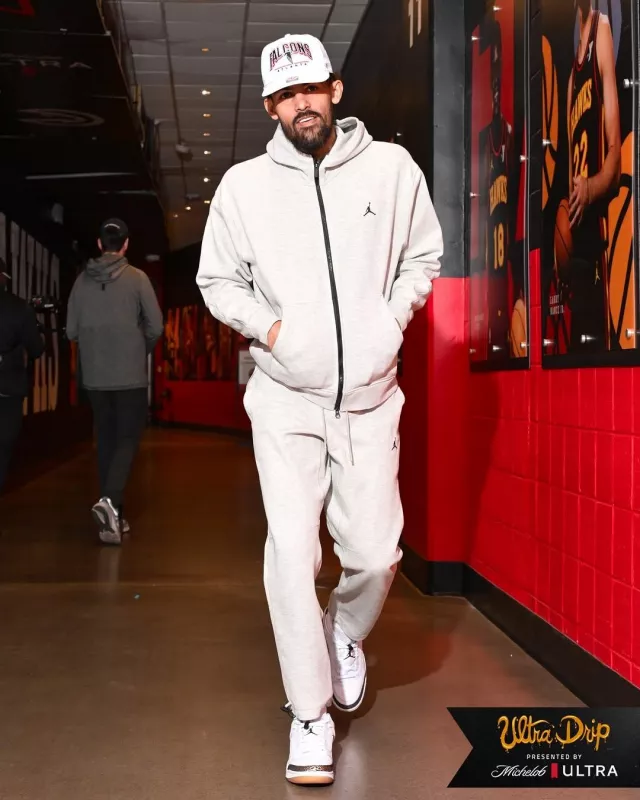 Jordan Grey Heather Hoop Sweatpants worn by Trae Young on the Instagram ...
