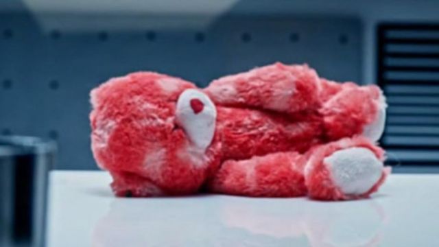 The teddy bear Bug Kieslowski (Ben Feldman) in 400 Days | Spotern