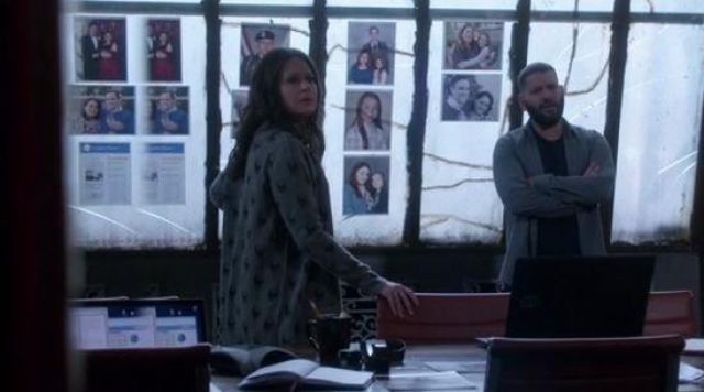 Skulls Cardigan worn by Quinn Perkins (Katie Lowes) in Scandal | Spotern