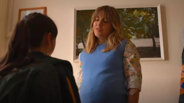 Marcs Eat Holiday Love Shirt worn by Olympia 'Oly' Chalmers-Davis ...