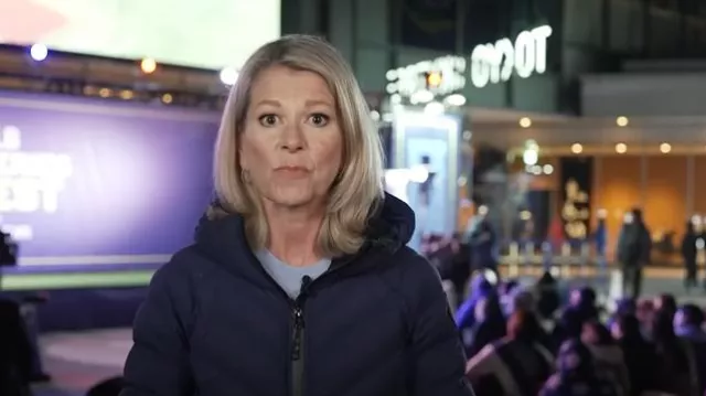 Canada Goose Black Label Hybridge CW Bomber worn by Janis Mackey Frayer ...