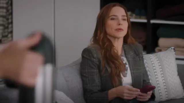 Theory Contrast Wool Blend Polo Sweater worn by Cass Beckman (Sophia ...