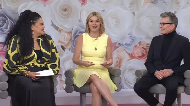 Ada & Edith Faith Flared Maxi Skirt in Black worn by Michelle Buteau as ...