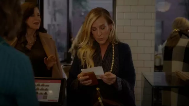 Veste Lena Hoschek Love Letter portée par Carrie Bradshaw (Sarah ...