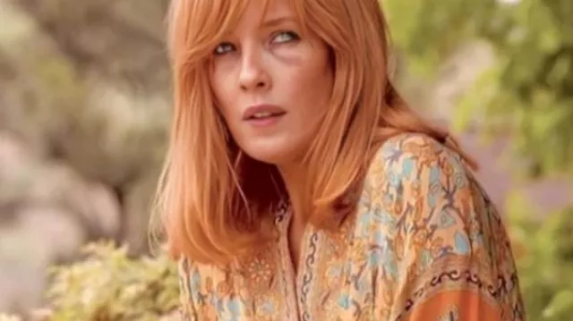 Yellowstone S05 Beth Dutton Floral Robe worn by Beth Dutton (Kelly ...