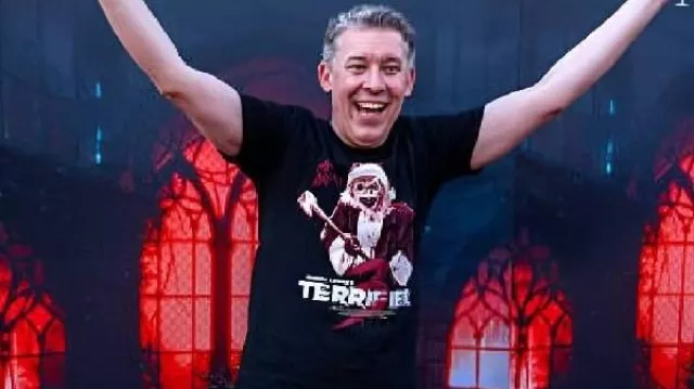 David Howard Hollywood Horror Nights Thornton Universal Studios Shirt ...