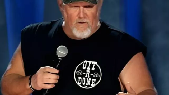 Larry the Cable Guy 2025 It’s a Gift Tank Top | Spotern