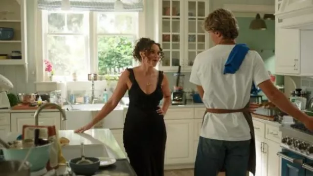 Réalisation La Gemma en Noir portée par Denise (Isabella Briggs) comme ...