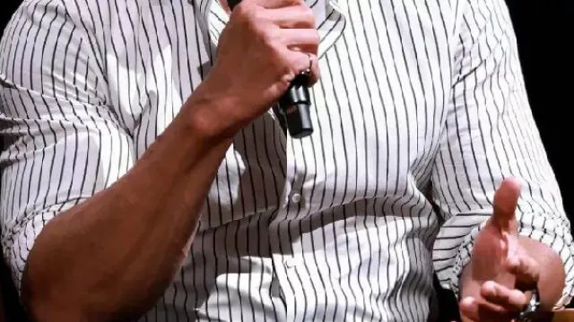 Shirt worn by Mark Kerr (Dwayne Johnson) in The Smashing Machine | Spotern