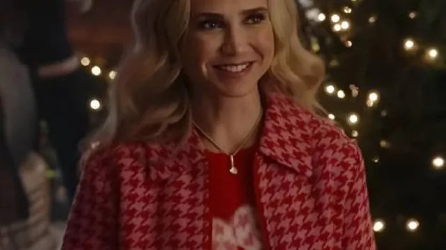 Fiona Gubelmann Une veste rose Royal Montana Christmas 2025 | Spotern