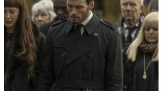 Lazarus S01 Trench-coat Sam Claflin (Sam Claflin) en Lazarus (S01E13 ...