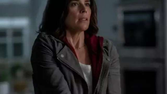 Chaqueta Scream usada por (Sidney Prescott) como se ve en Scream 7 ...