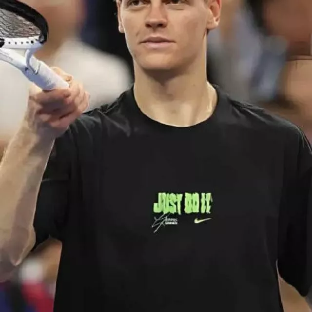 Graphic Shirt worn by Jannik Sinner in China Open 2025 | Spotern