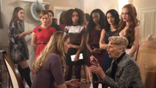 the top velvet Hayley Law (Valerie Brown) in Riverdale | Spotern