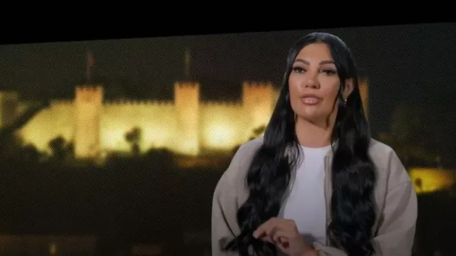 Stradivarius Twill Balloon Jacket worn by Abbie Holborn as seen in ...