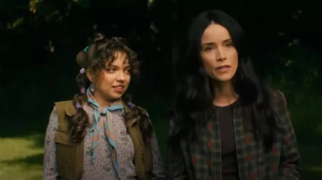 L.L. Bean Signature Camp Vest worn by Elaine Denham (Cree Cicchino) as ...