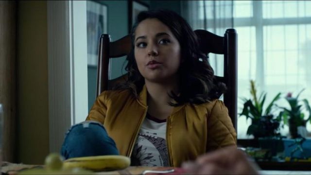 The bomber golden Trini / Yellow Ranger (Becky G.) in Power Rangers ...