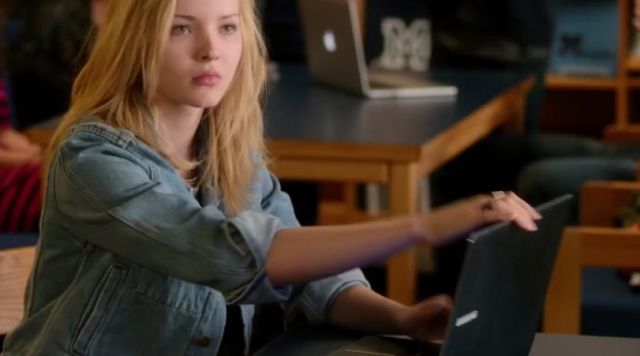 The PC Samsung mobile of Liz Larson (Dove Cameron) in Secret Agency ...