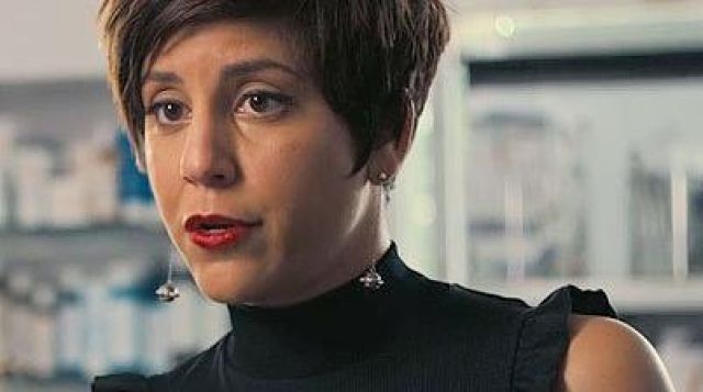 The top / top ras-the-neck black Annie (Ellie Reed) in GirlBoss season ...