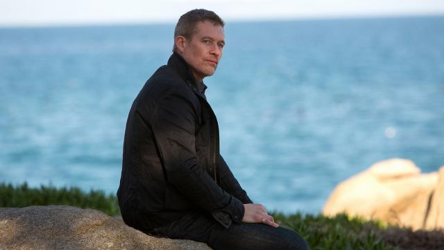 The mantle of Nathan Carlson (James Tupper) in Big Little Lies | Spotern