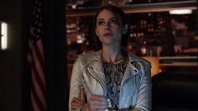 The tank top Joy of Thea Queen (Willa Holland) on Arrow, S05E21 | Spotern