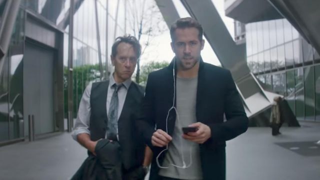 Les écouteurs iPhone 7 Apple (Earpods) de Michael Bryce (Ryan Reynolds ...