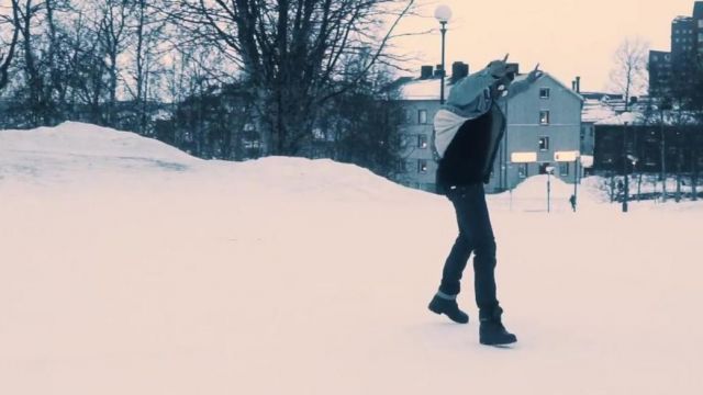 Les boots Timberland noires dans le clip Visionnaire de Lefa | Spotern