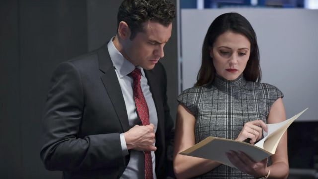 The Grey Plaid Of Emily Rhodes Italia Ricci In Designated Survivor S02e03 Spotern