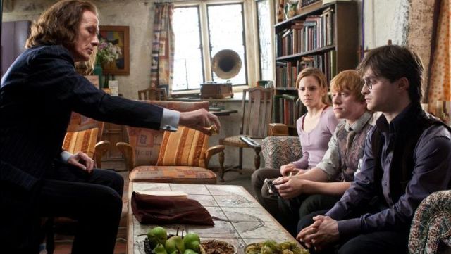 The déluminateur in Harry Potter and the deathly hallows (part 1) | Spotern