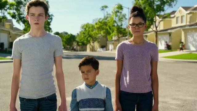 The t-shirt violet-Meg Murry (Storm Reid's) in A shortcut in time | Spotern