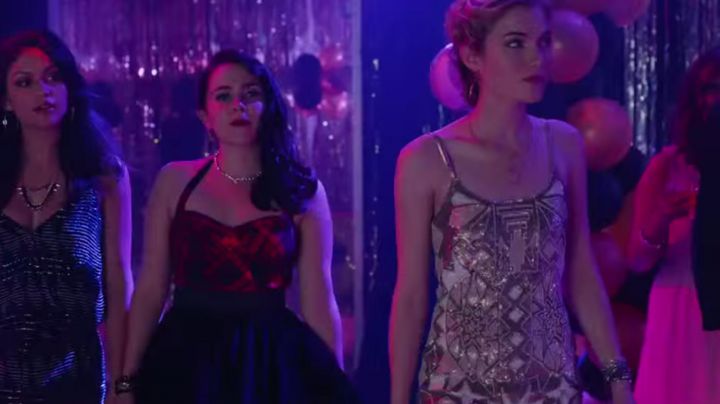 The DUFF: Clothes, Outfits, Brands, Style and Looks | Spotern