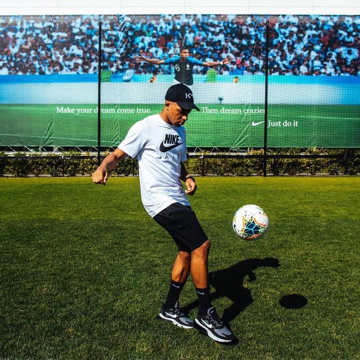 Kylian Mbappé: Clothes, Outfits, Brands, Style and Looks | Spotern