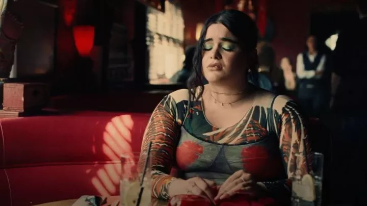 Kat Hernandez (played by Barbie Ferreira) outfits on Euphoria
