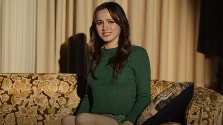 Lexi Howard (played by Maude Apatow) outfits on Euphoria