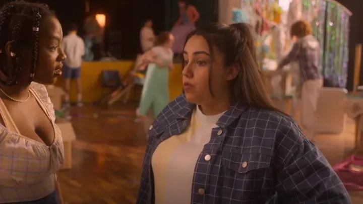 Heartstopper: Clothes, Outfits, Brands, Style and Looks | Spotern