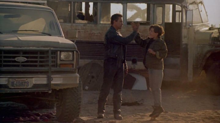 Terminator 2: Judgment Day: Clothes, Outfits, Brands, Style and Looks ...