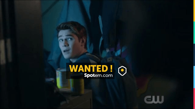 The backpack of Archie Andrews (K. J. Apa) in Riverdale, season 1 | Spotern