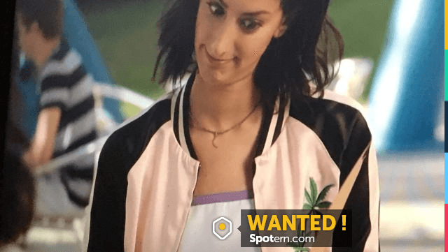 The t-shirt of the interviewer (Carly Harpur Hollander) in Crazy Ex-Girlfriend | Spotern